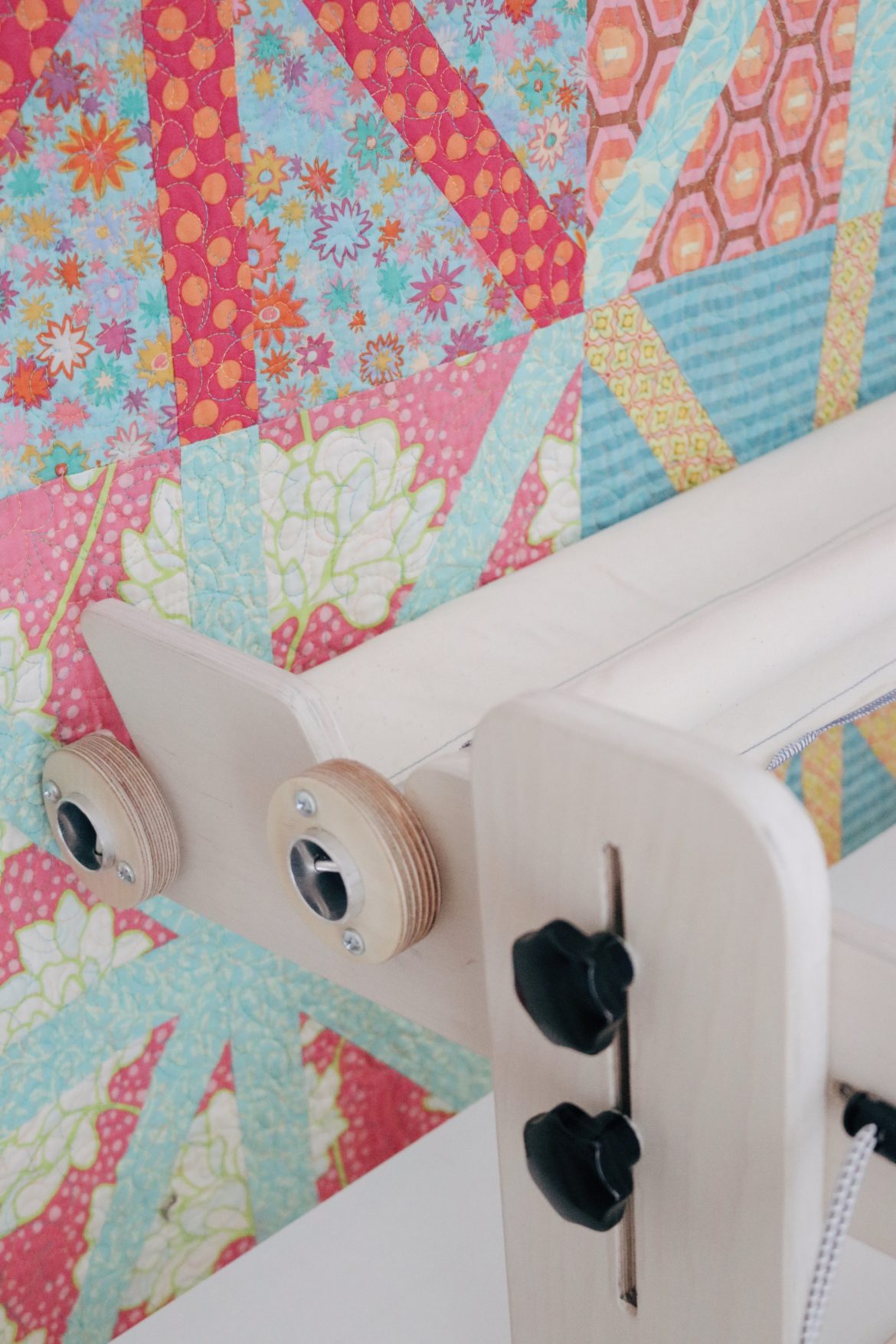 How to set up a Machine Quilter Frame - MachineQuilter