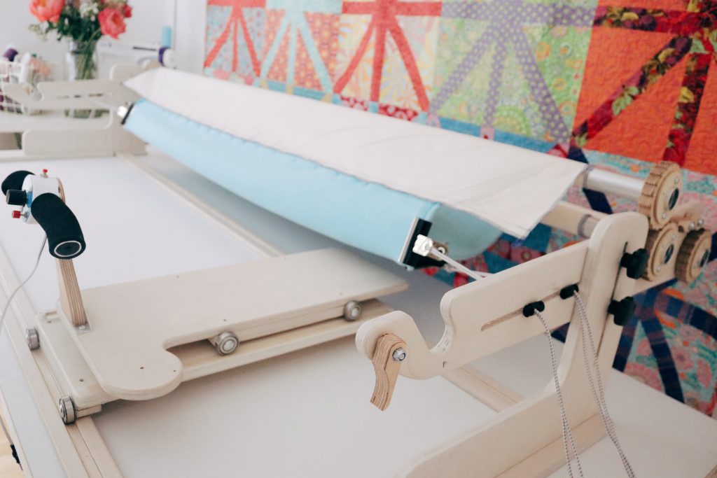 How to set up a Machine Quilter Frame - MachineQuilter
